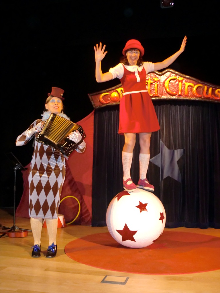 Espectacles familiars|espectacles itinerants|Cirquet Confetti: Circ ...