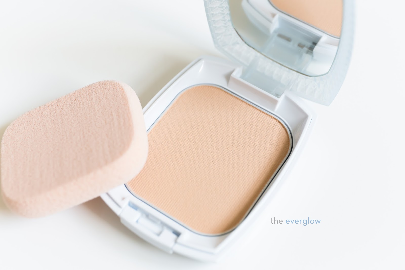 Review: ALBION White Chiffon Luminous Foundation in 050 | On The Everglow
