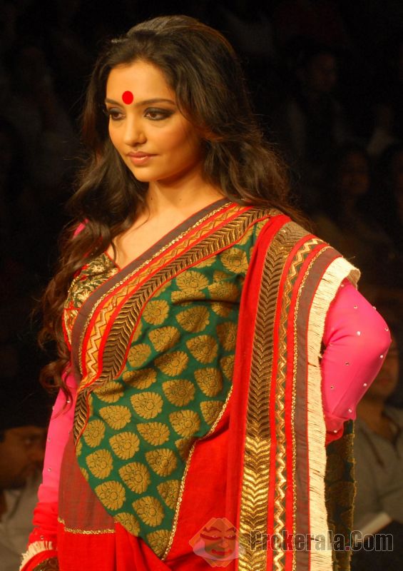 Station Hollywood: Superstar June Malia had rocked Zee Bangla Mirakkel ...