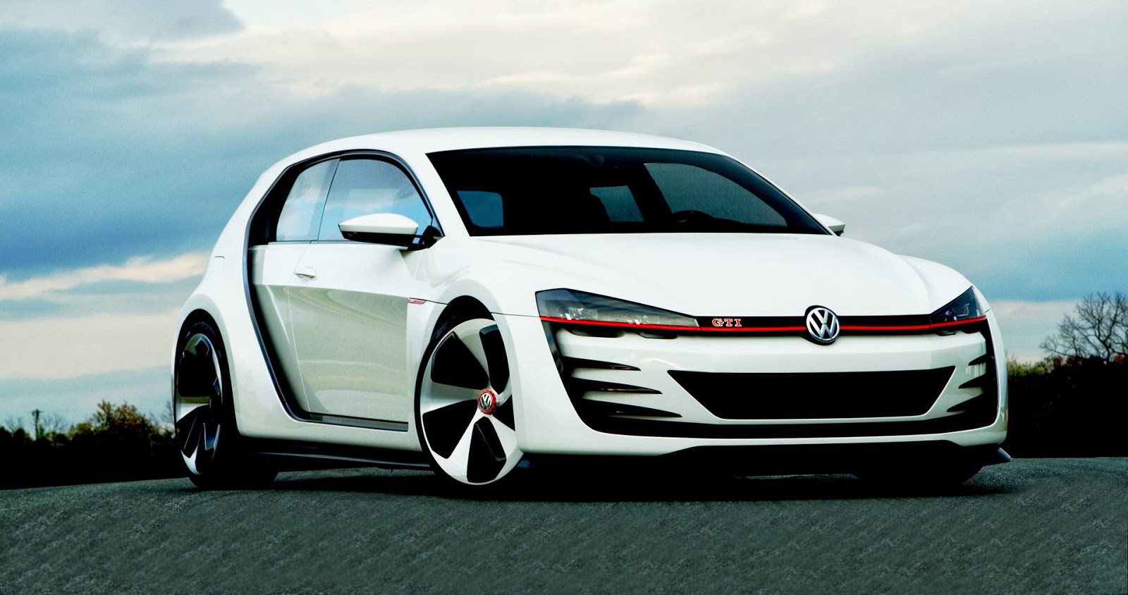 AUTOCAR Reviews the 500 Hp VW Golf Design Vision GTI : ebeasts.com