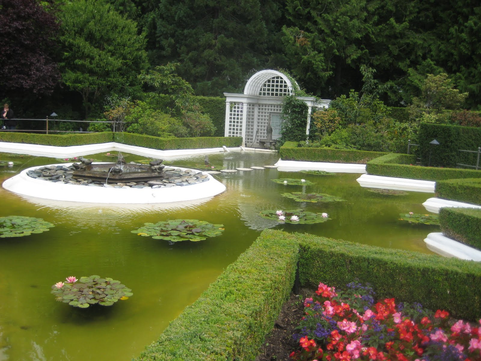 The Further Adventures of Ed and Janet: Butchart Gardens