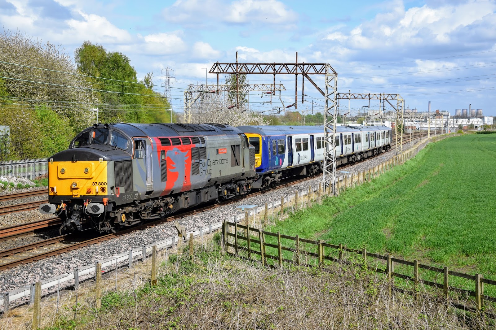 Gronk Geek: Rail Operations Group bring 37800 'Home' to Merseyside