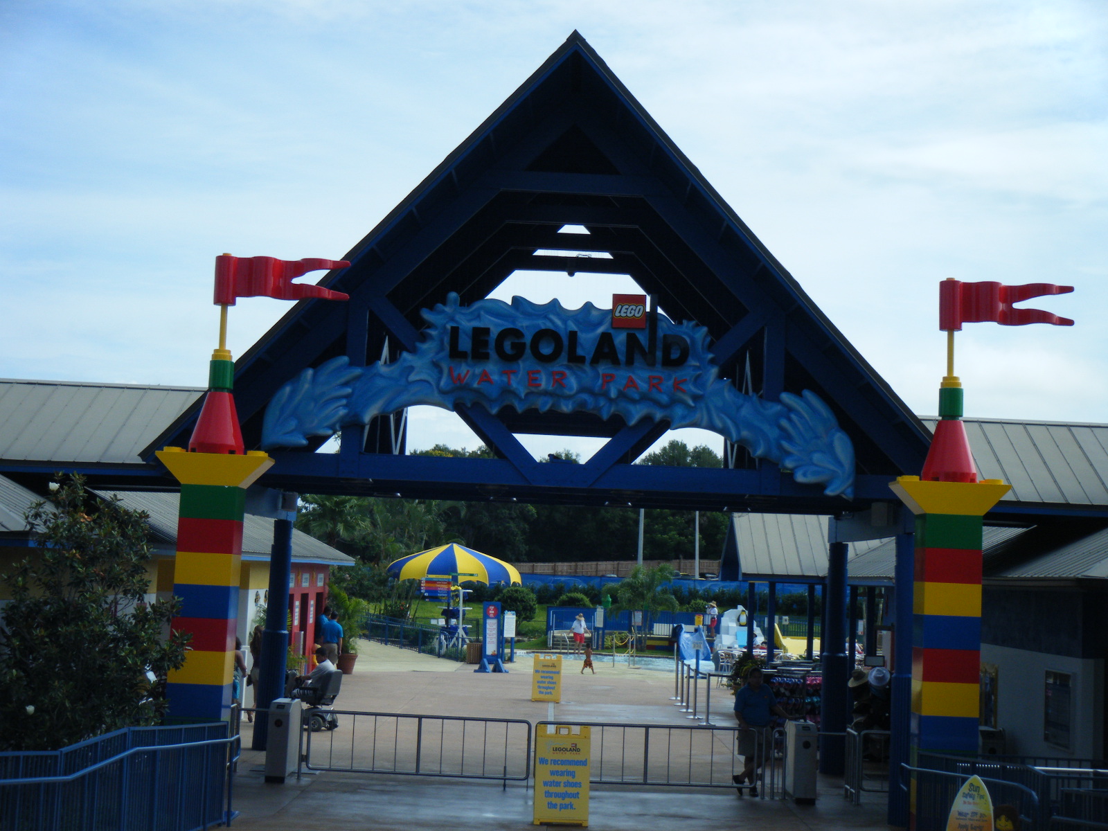 Ultimate Orlando Blog: Legoland Water Park Tour #1 - Entrance ...