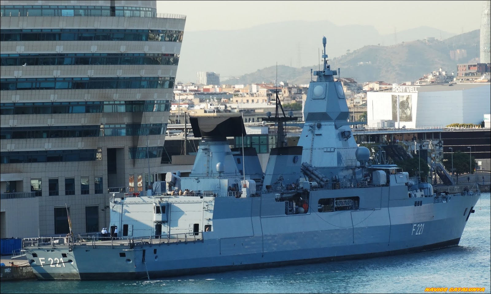 Navios Catalunya: Fragata "Hessen" F-221
