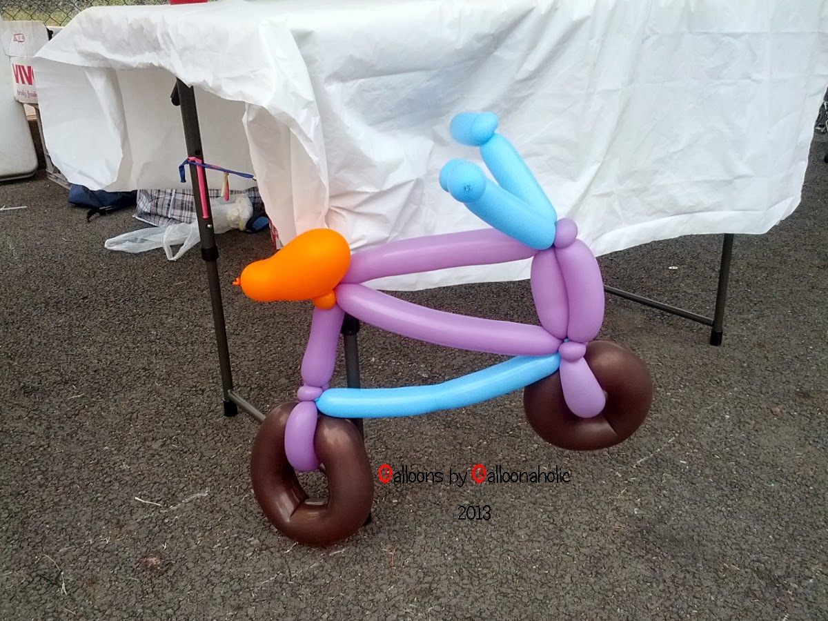 Balloons by Balloonaholic: Slow day at the Saturday market