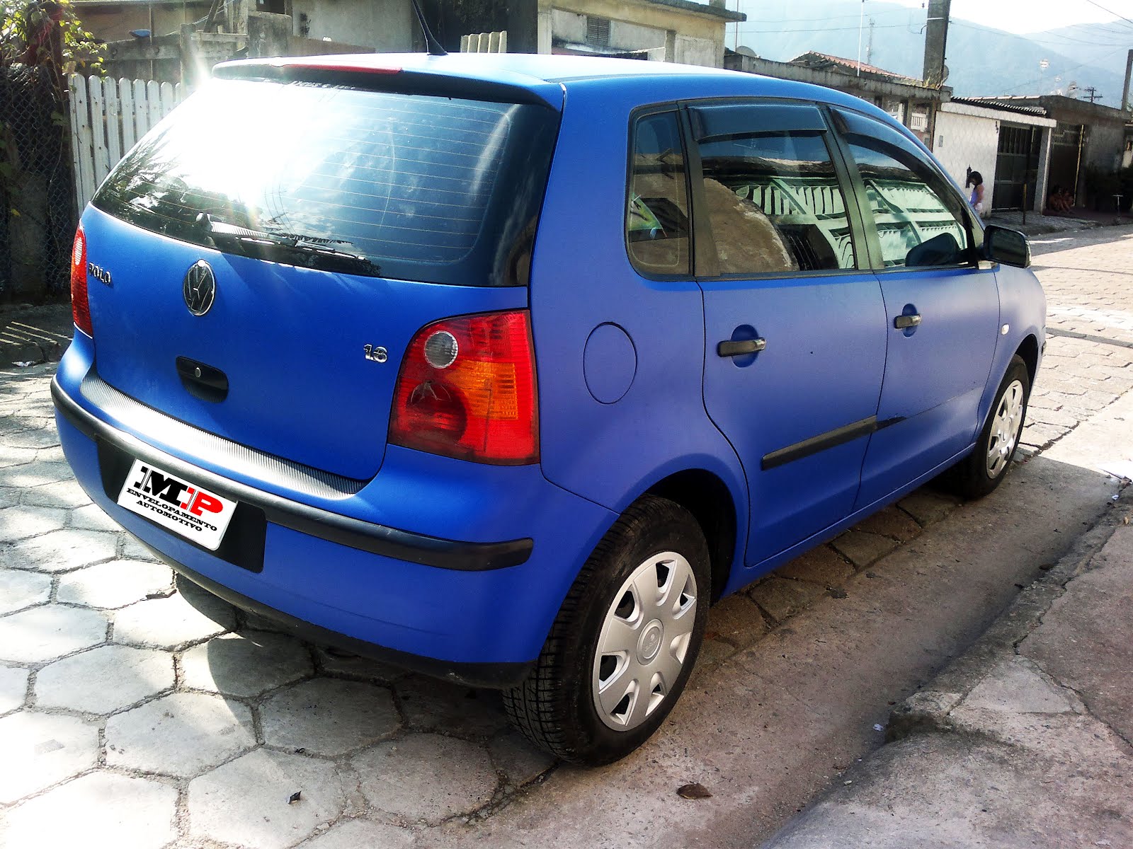 MP Envelopamento Automotivo: Envelopamento Polo Hatch - Azul Fosco e ...