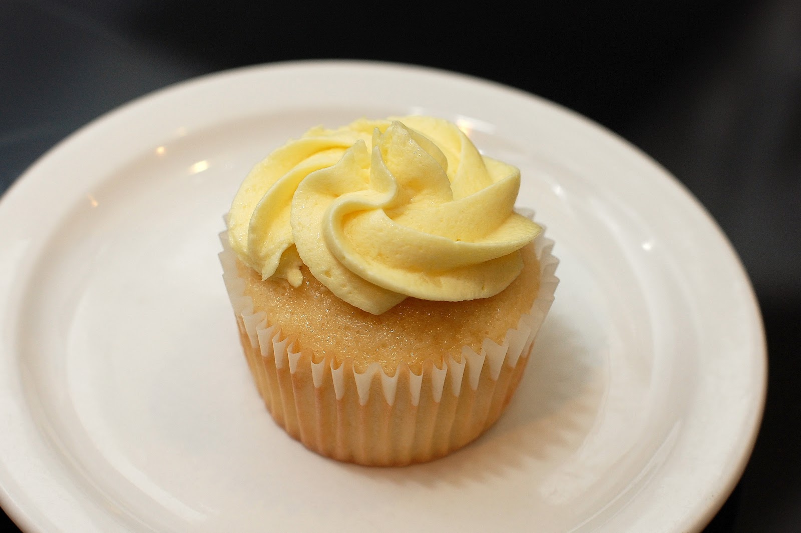 In Michelle's Kitchen: Easy Vanilla Cupcakes