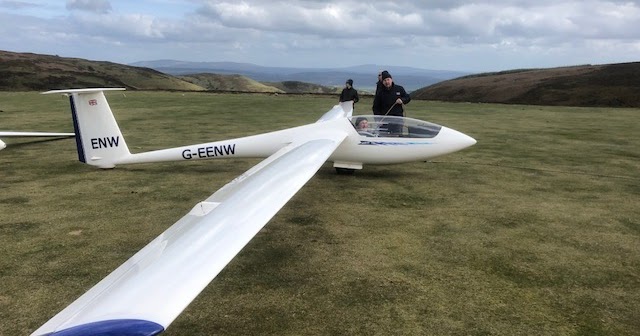 Devon & Somerset Gliding Club News: Mon 16th April - Long Mynd