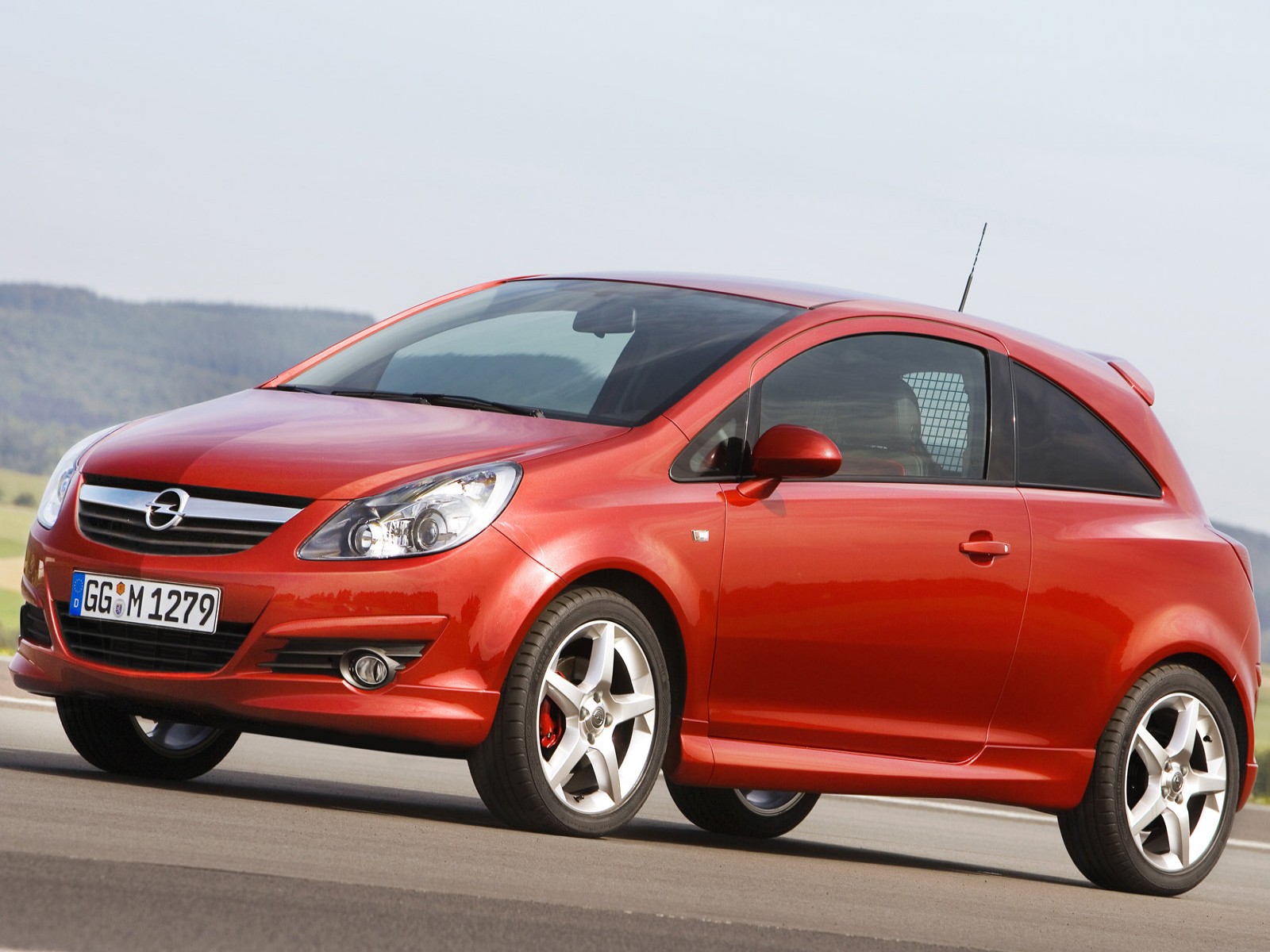 2006 - Opel CorsaVan Concept (Full Pic)