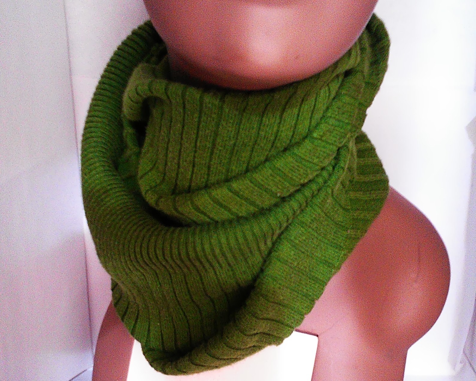 How to make an infinity scarf from a sweater - Just L Fashion