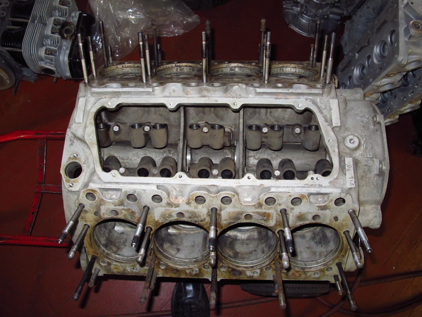 Rebuilding a Crewe Bentley or Rolls-Royce V8 engine - JE Robison ...