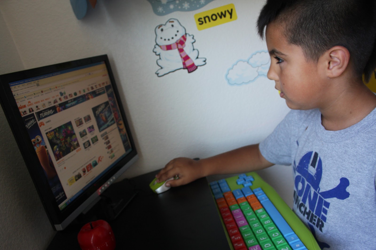 Mrs. Amador's Home Daycare: Our NEW Computer Station!