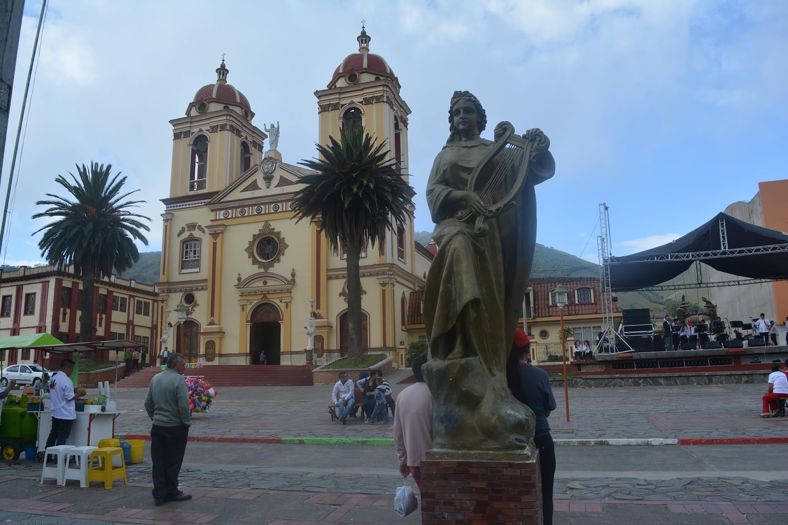 El Tambo está de fiesta - INFORMATIVO DEL GUAICO