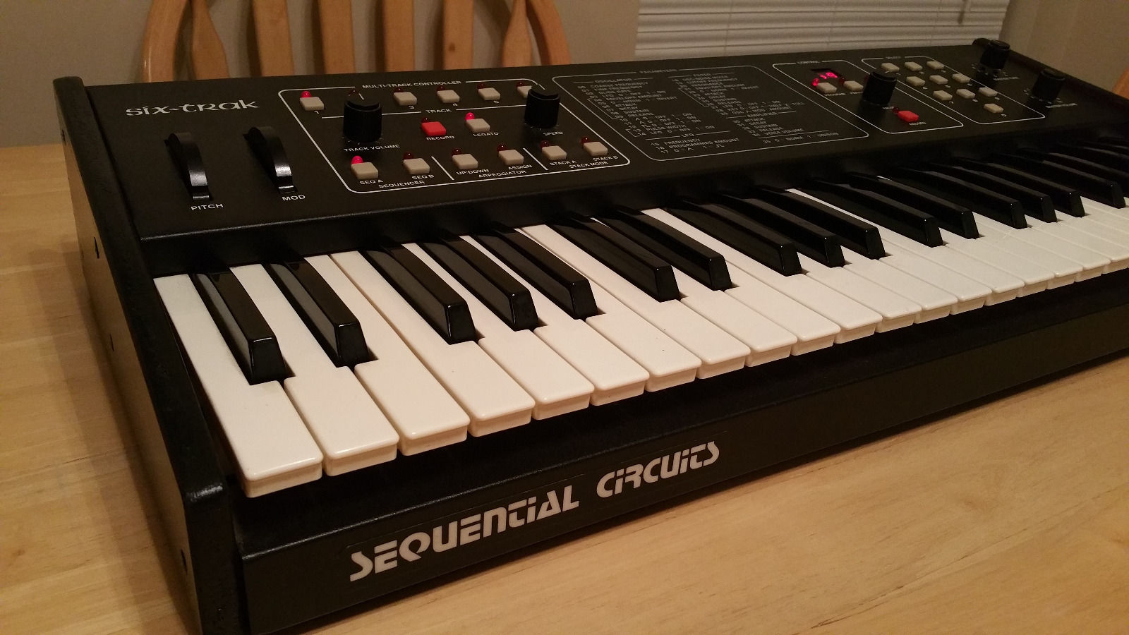 MATRIXSYNTH: Sequential Circuits Six Track SN 000311