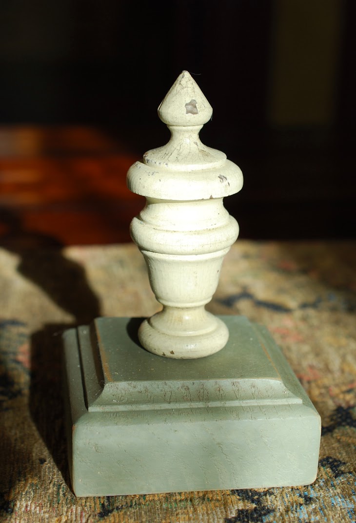 LeFinials: Small, Ornate White Finial