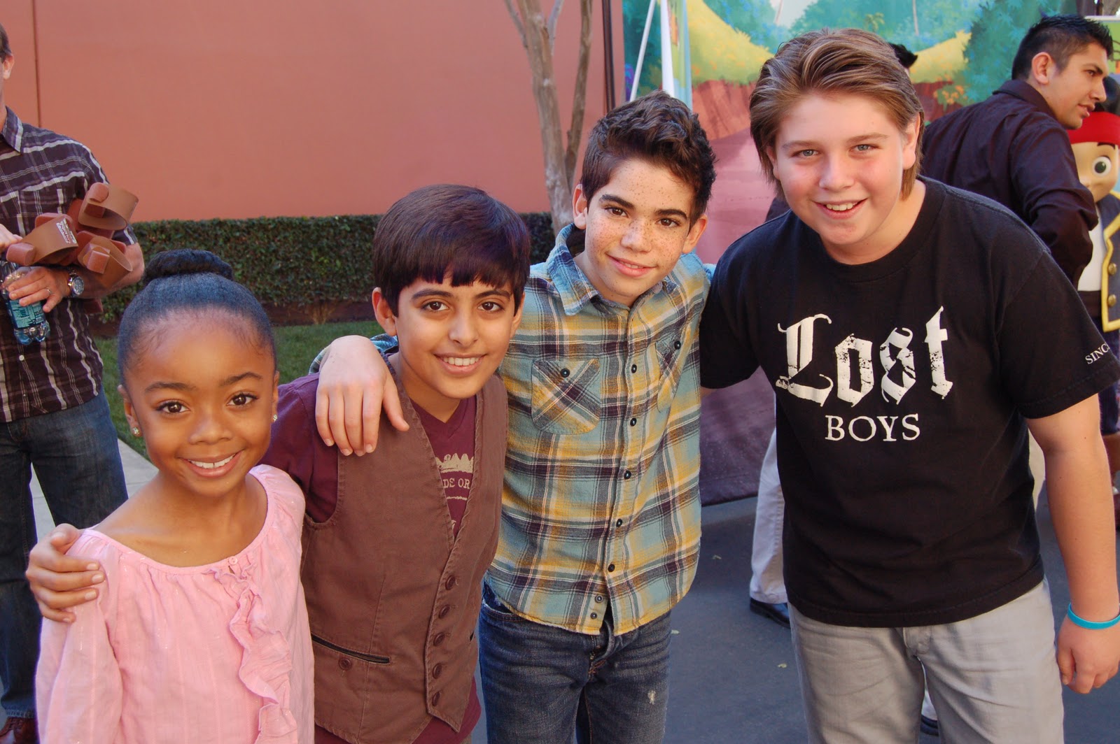 Disney Sisters: Peter Pan Returns to Jake and the Never Land Pirates