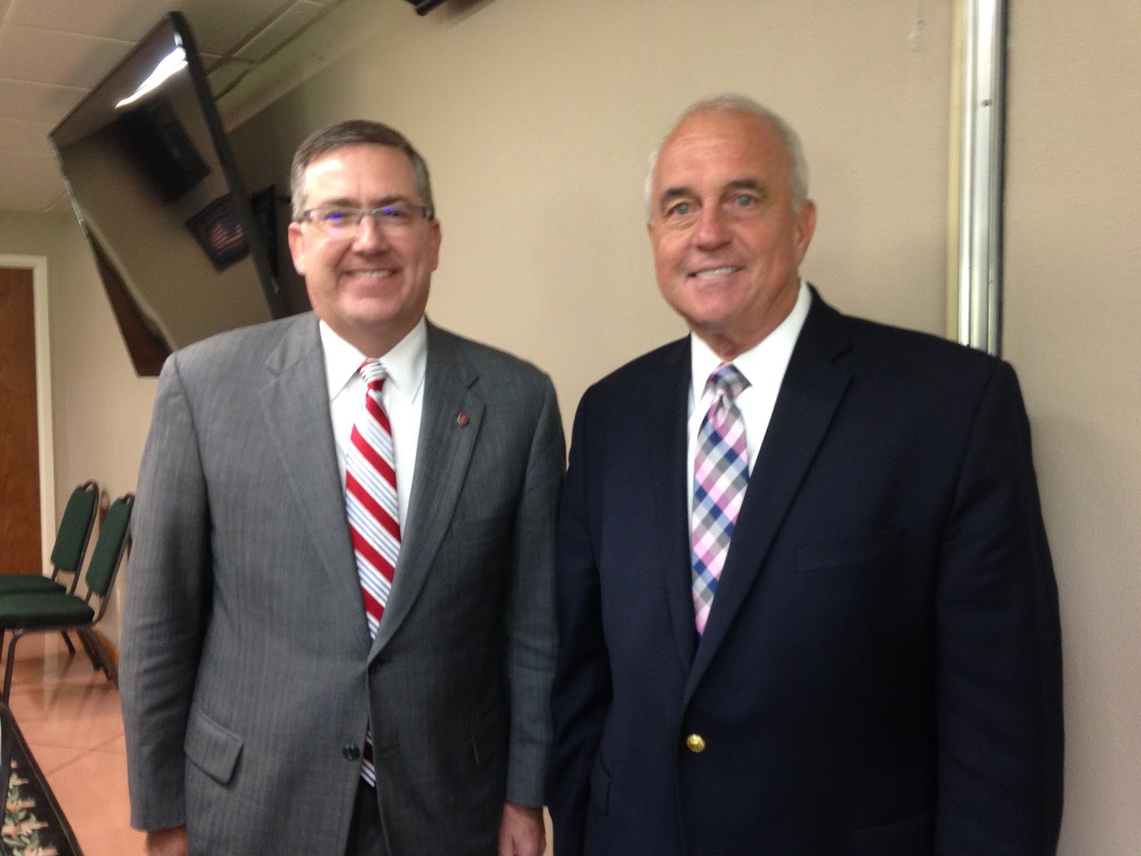 WSDA AgBriefs: New WSU president and agricultural representatives get ...