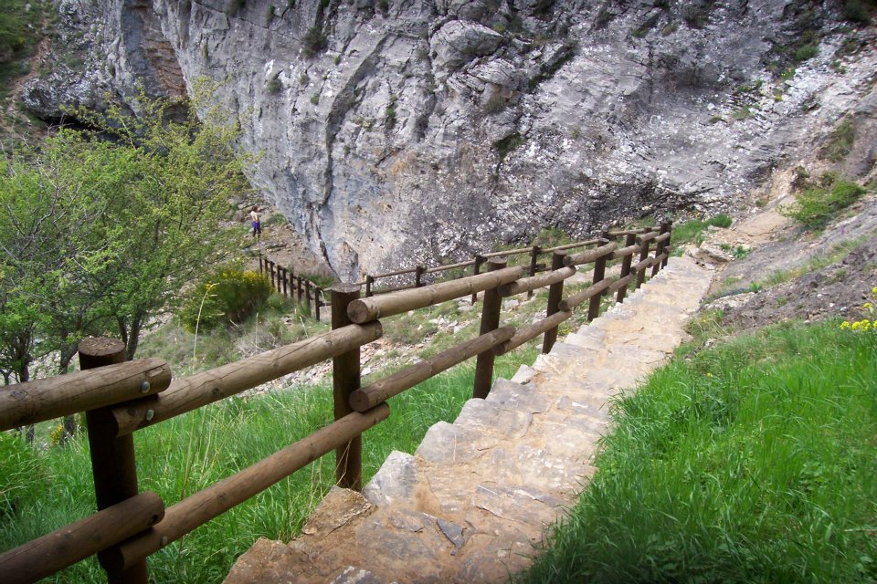 Cosas de León: RINCONES. PIEDRASECHA .ROMERÍA DE LA VIRGEN DEL MANADERO ...