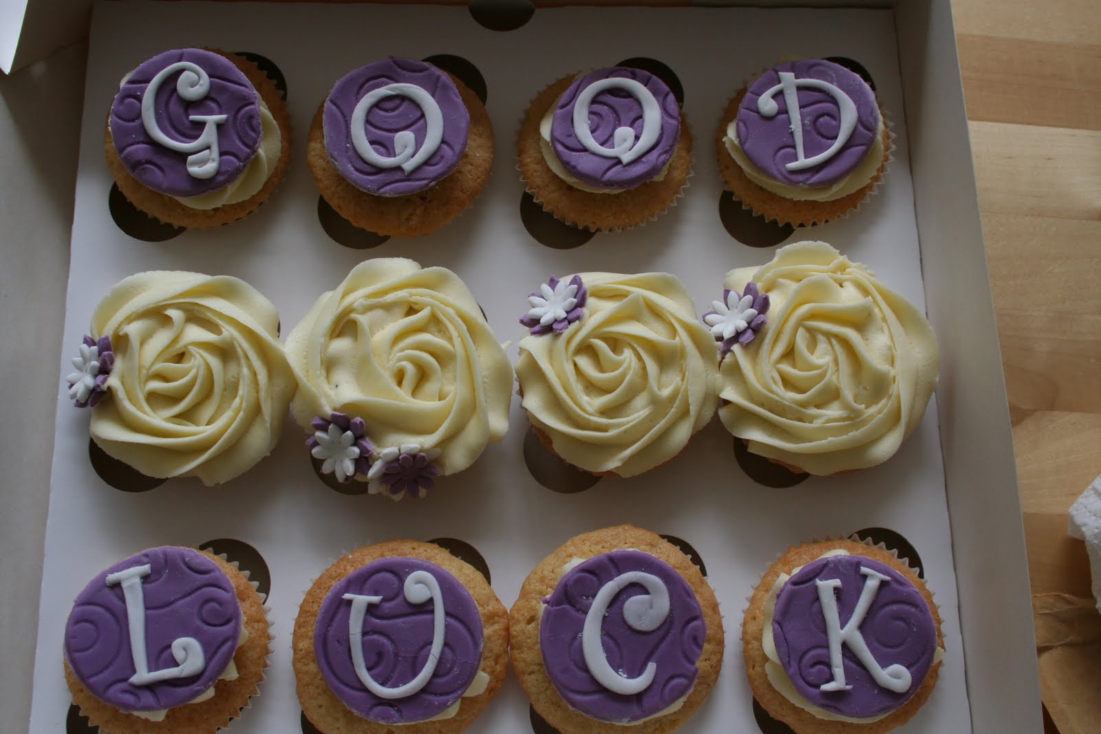 Carys cupcakes: Good luck cakes