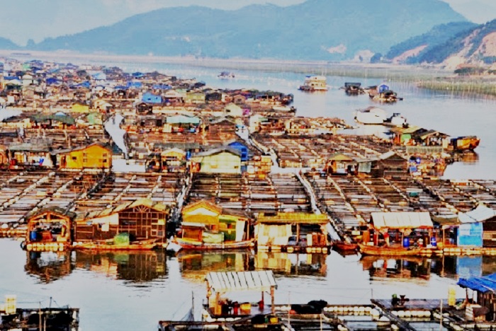 Tanka People (Boat People), China - The Floating Homes ~ Amazing World ...