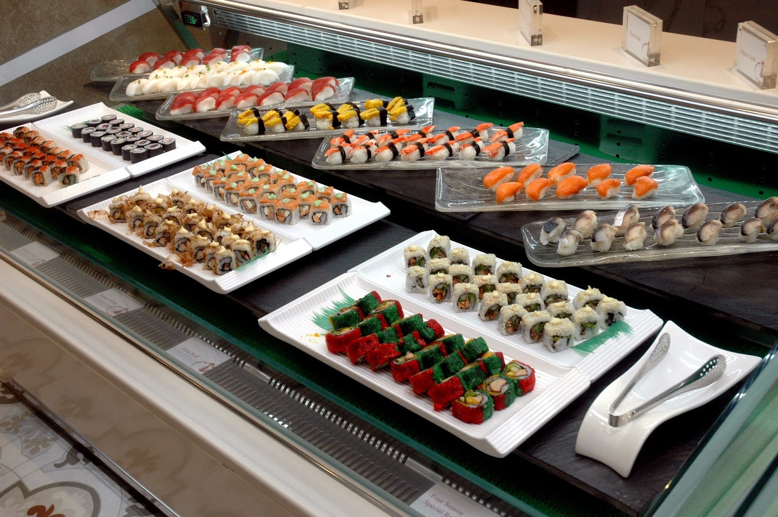 DUDE FOR FOOD: Quezon City's Newest Hotspot: Four Seasons Buffet and ...