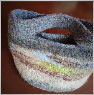 QUILTERS...ENJOY COLOUR! : KNIT FELTED PURSE PATTERN