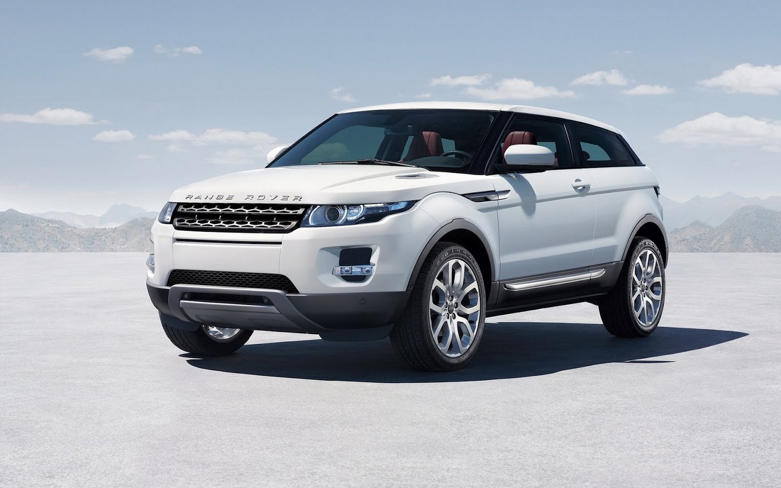 Wallpapers of beautiful cars: Land Rover / Range Rover Evoque