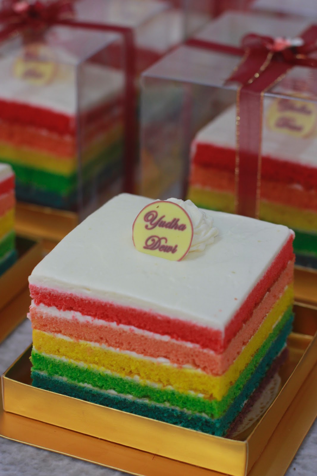 Nanina Kitchen: 50 Mini Rainbow Cake
