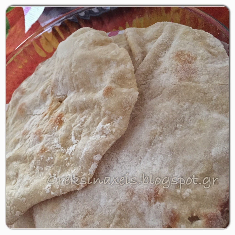 Falafel με πιτες και sauce γιαουρτιου