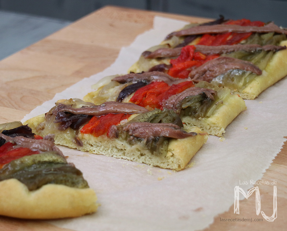 COCA DE RECAPTE CON ESCALIVADA Y ANCHOAS - Las Recetas de MJ