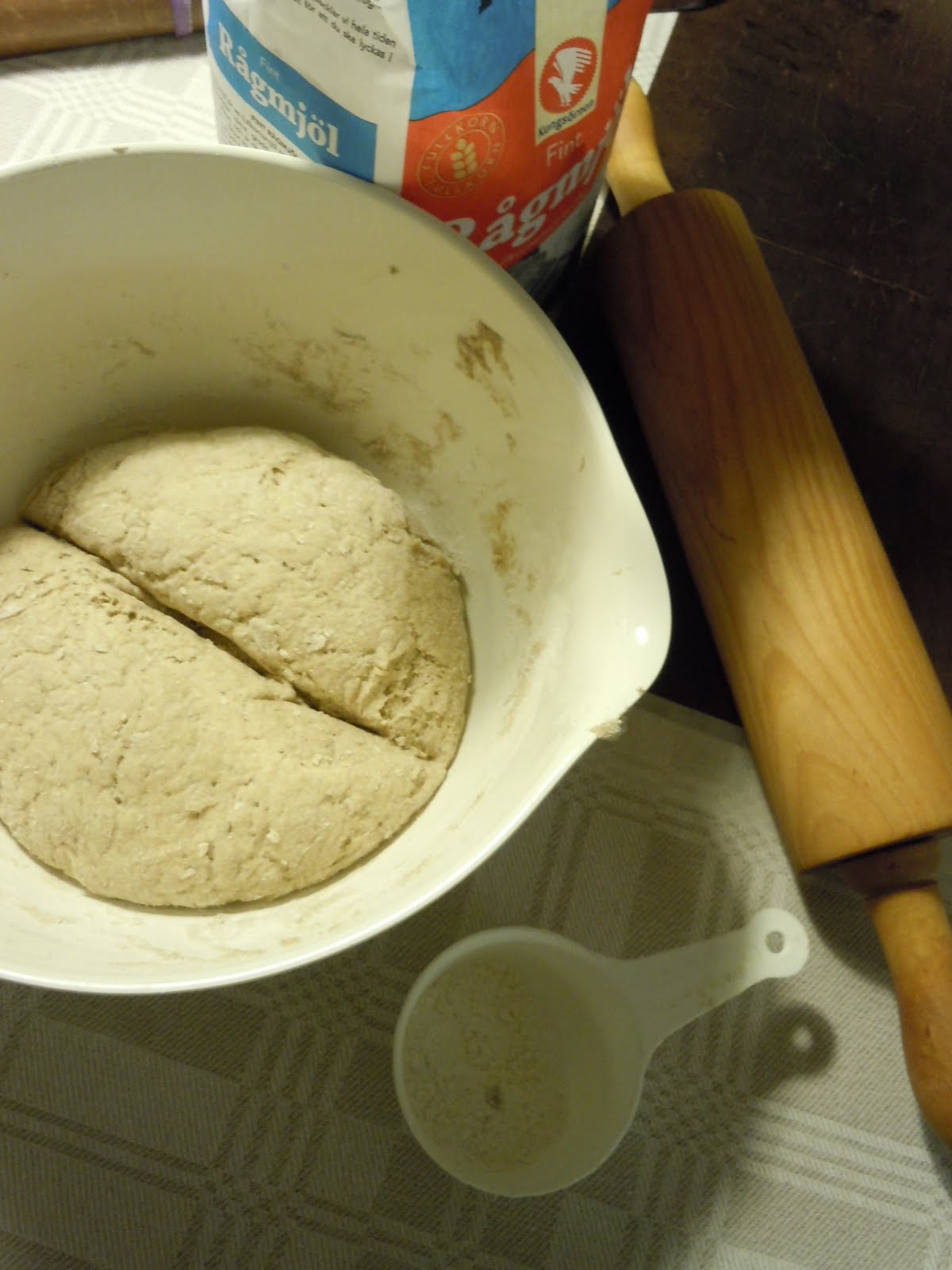 Stenbullar: Recept på hembakat hårdbröd