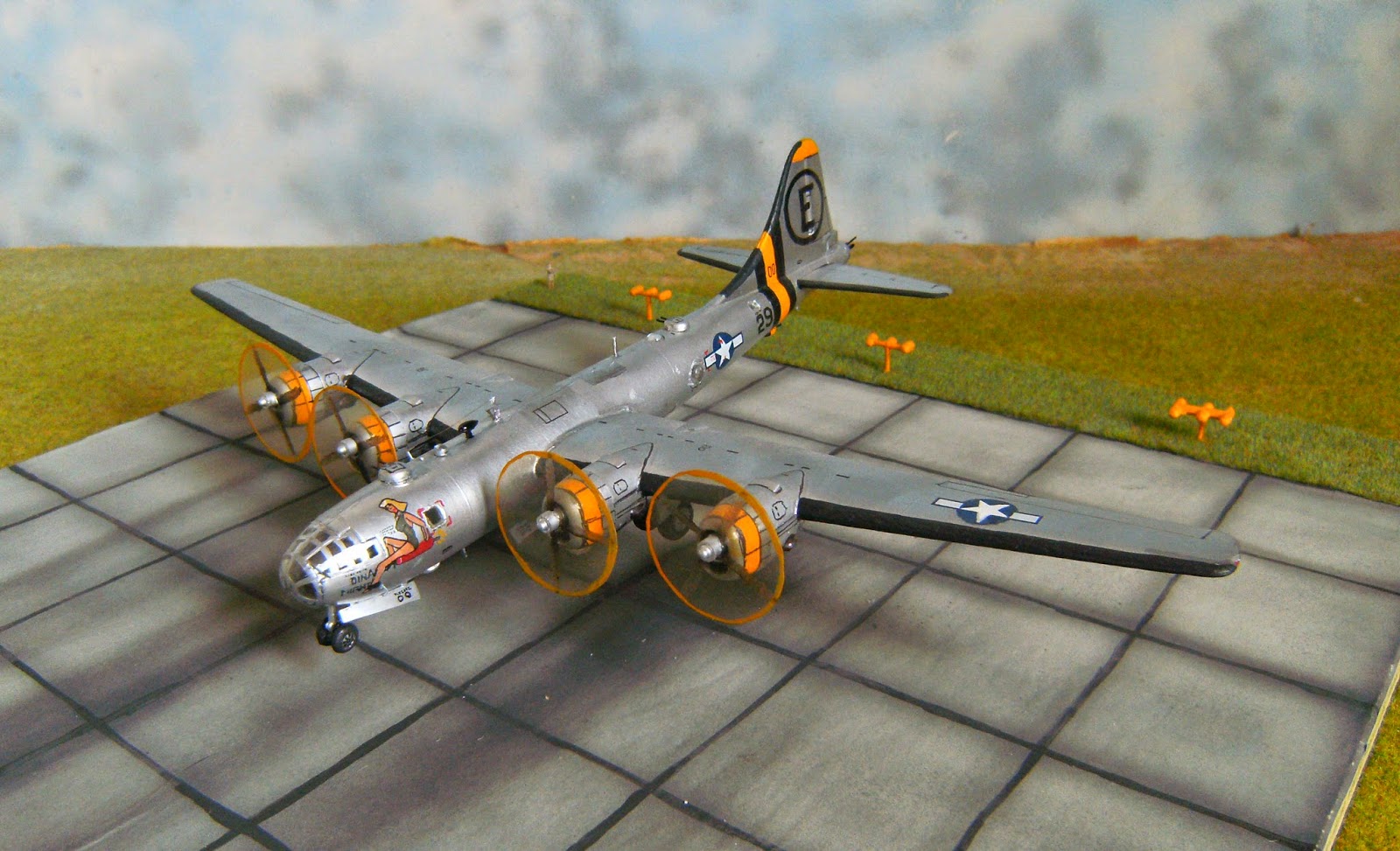 Happyscale-Modellbau: Boeing B-29 Superfortress - Academy 1/144