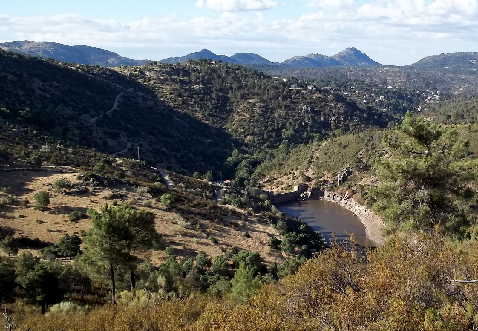 SIGUE EL SENDERO: * Río Cofio.