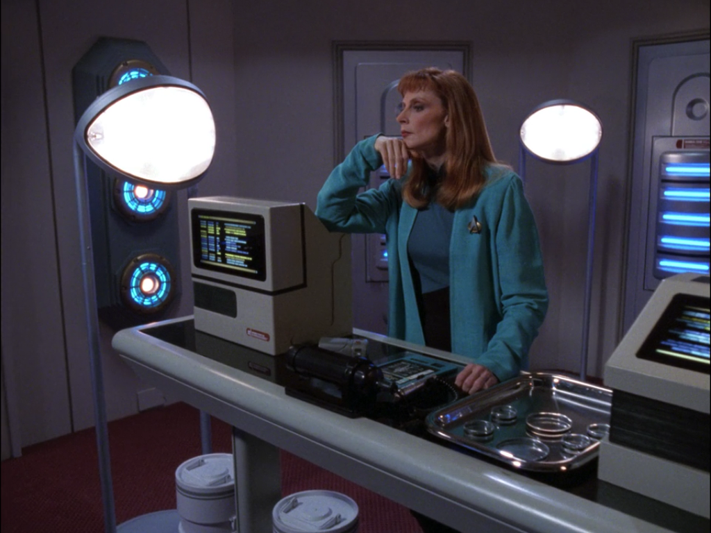 Doux Reviews: Star Trek The Next Generation: Suspicions