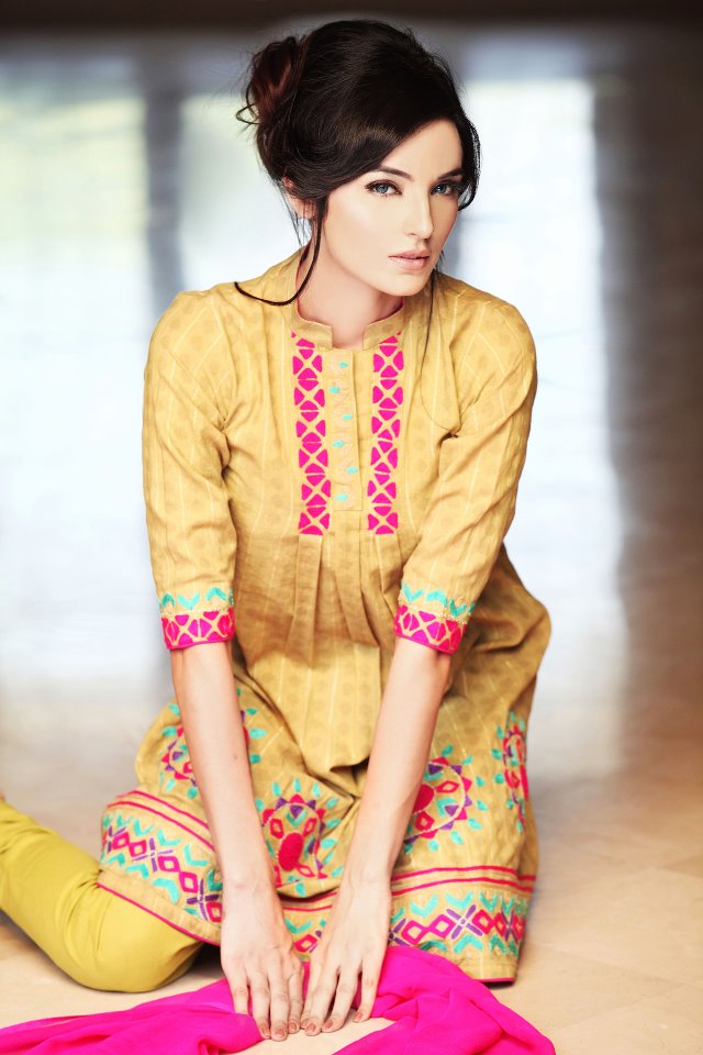 Designer Wear: Pathani style embroidered frock