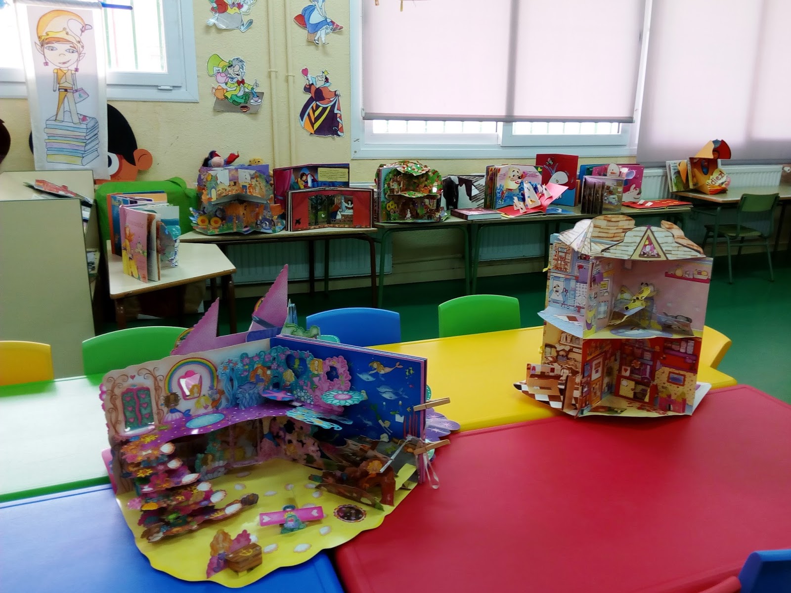 LEO: Exposición de cuentos pop-up. Semana del Libro.