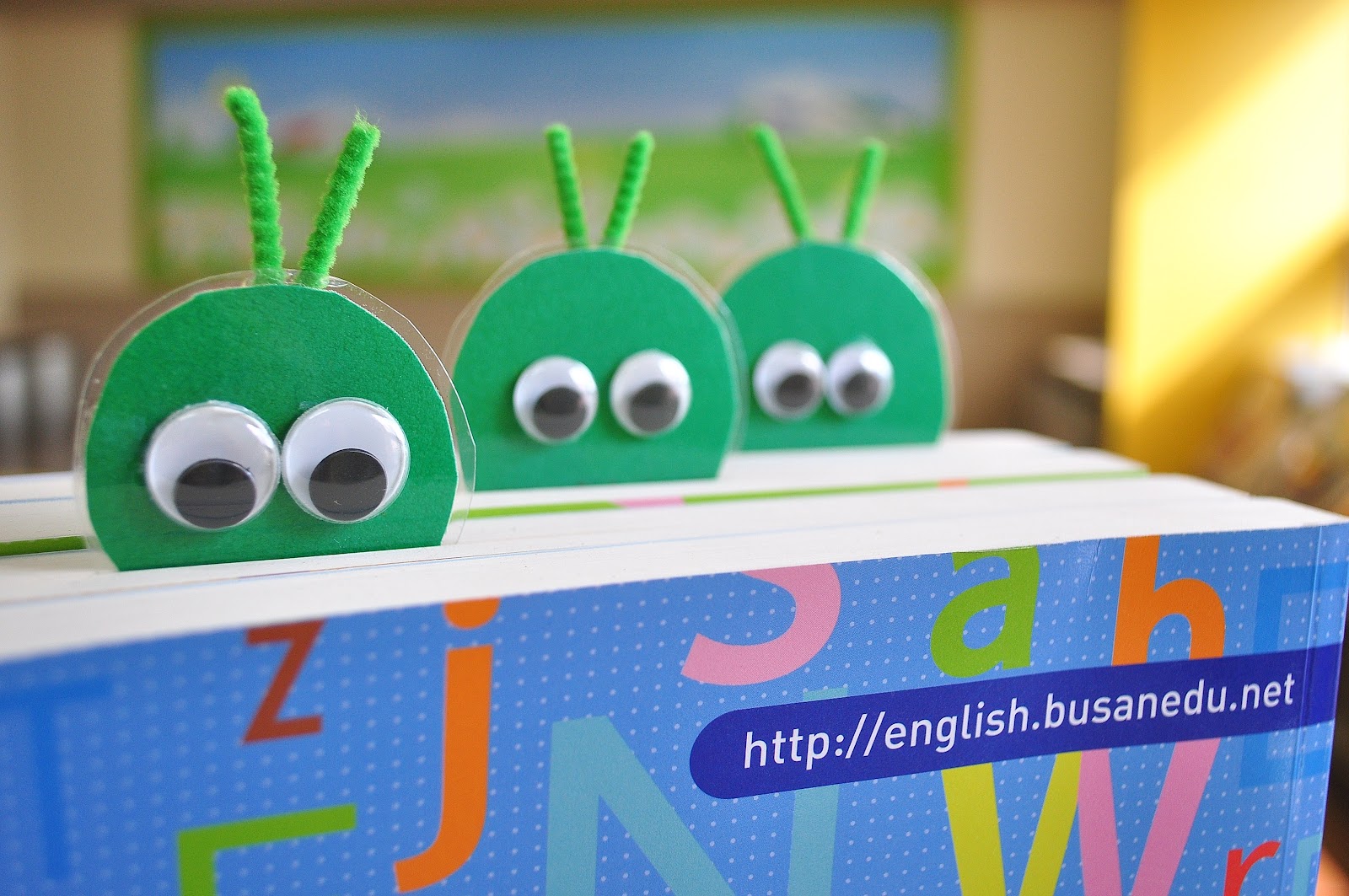 Jill in Korea: Bookworm Bookmarks!