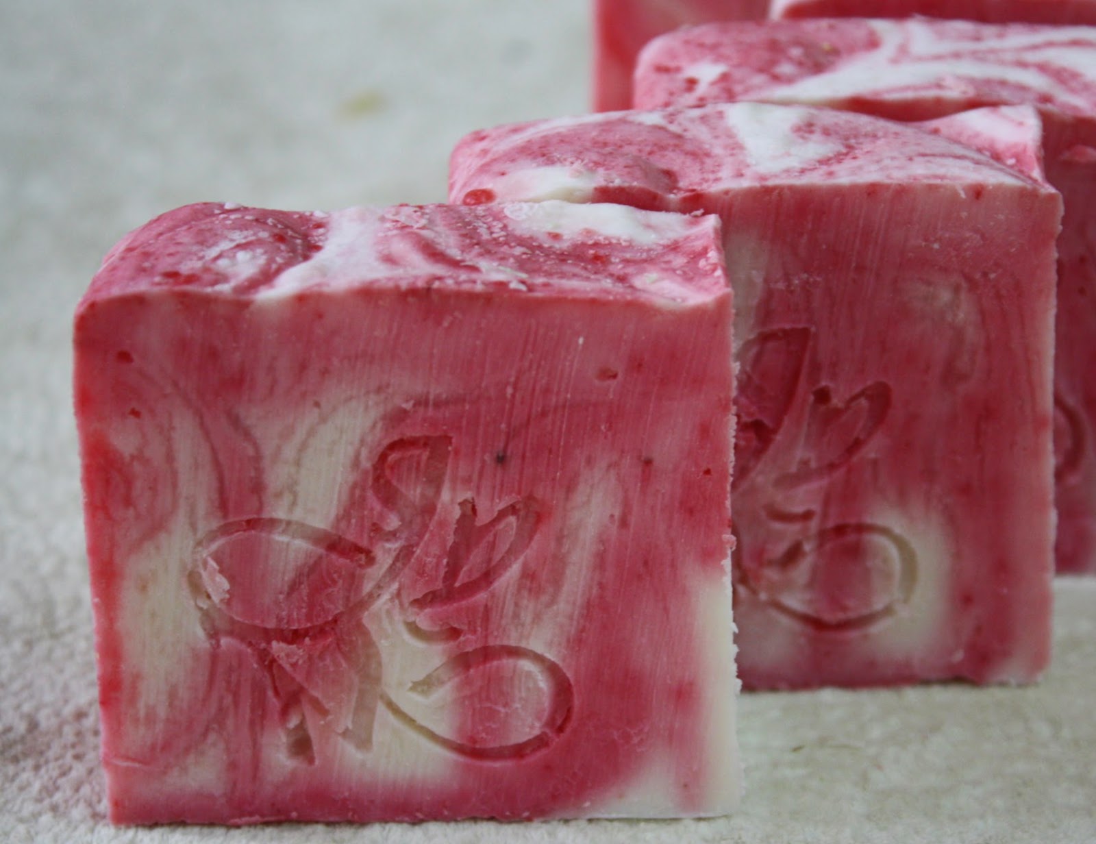 Jabones y más...: Jabón de rosa mosqueta