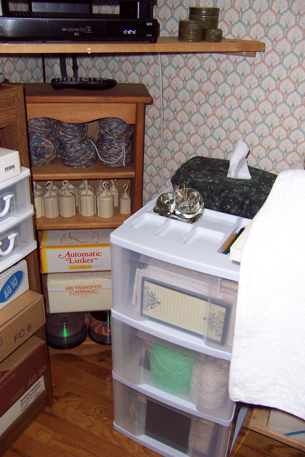 MARG'S KNITTING PLACE: My re-vamped knitting room