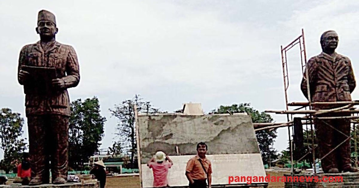 PATUNG SOEKARNO-HATTA DI LAPANG MERDEKA HASIL KARYA SENIMAN PANGANDARAN ...