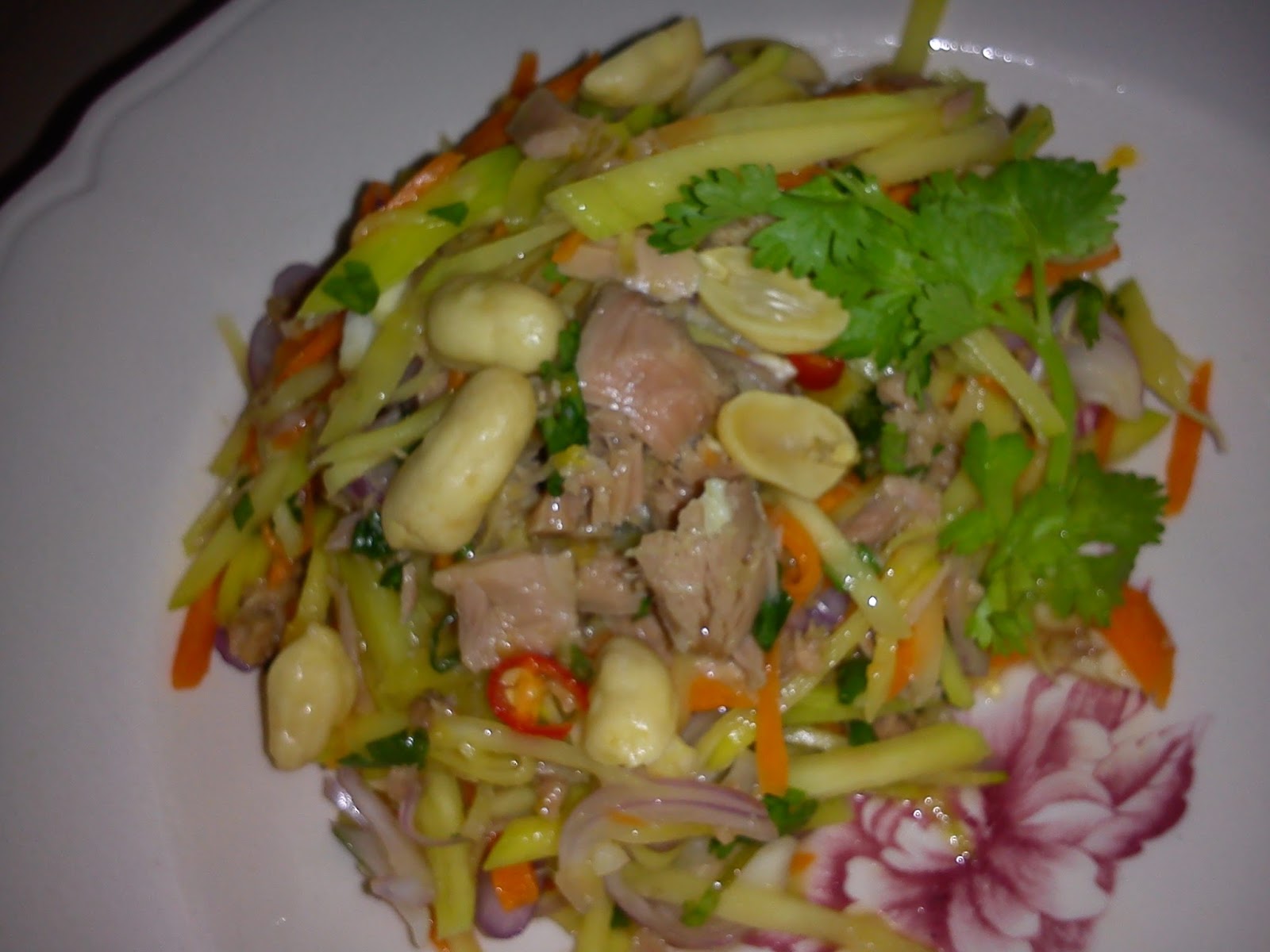 Cooking Pleasure: YUM PLA TU-NA [THAI TUNA SALAD]