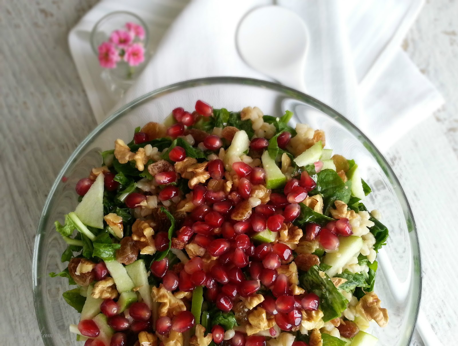 TUANA MUTFAK: ROKALI BUĞDAY SALATASI