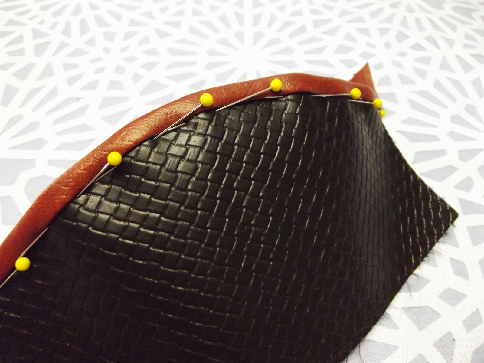 Crayons: Leather Armour Tutorial