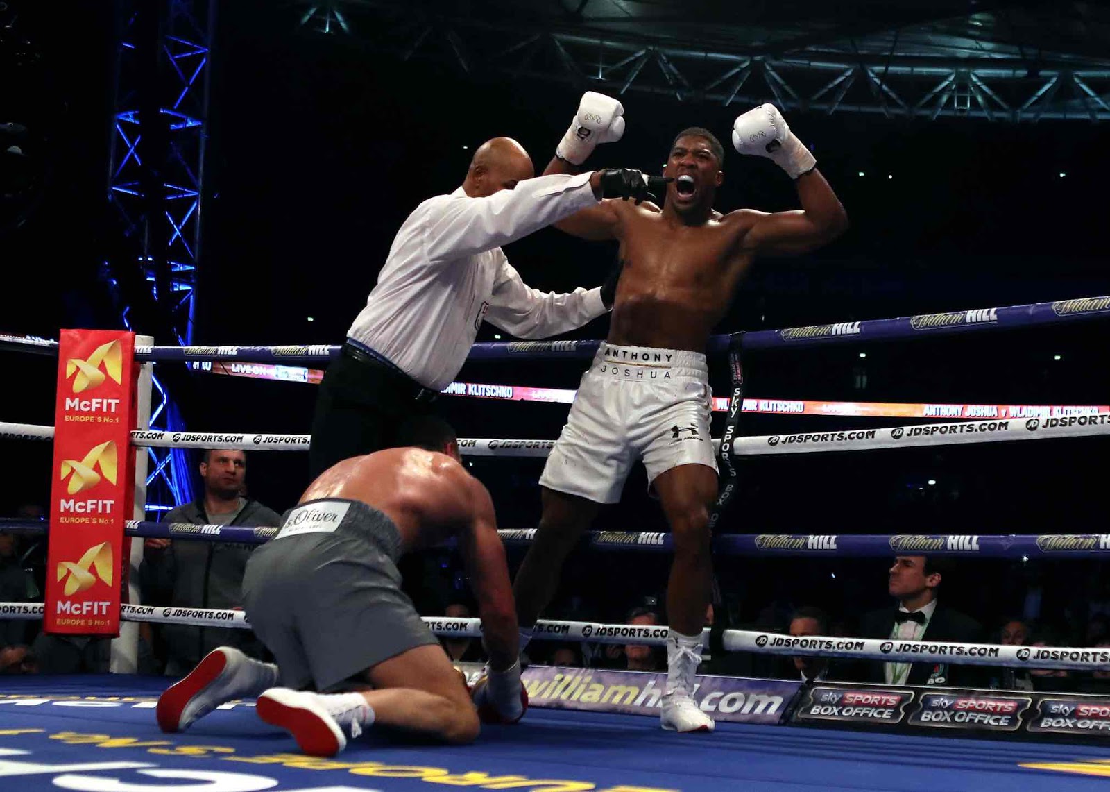 MAX SPORTS: BOXING: EPIC BOUT IN LONDON AS ANTHONY JOSHUA STOPS ...