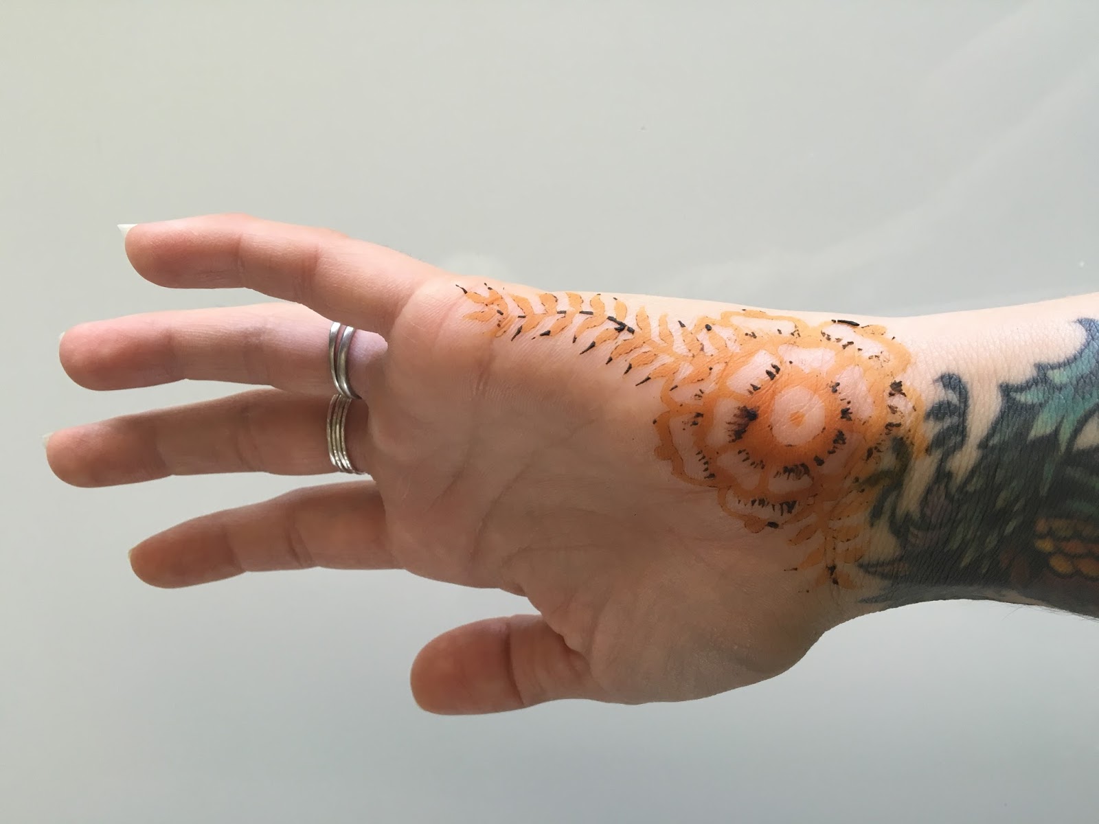 Hawks and honey: Henna Update {making my own henna}