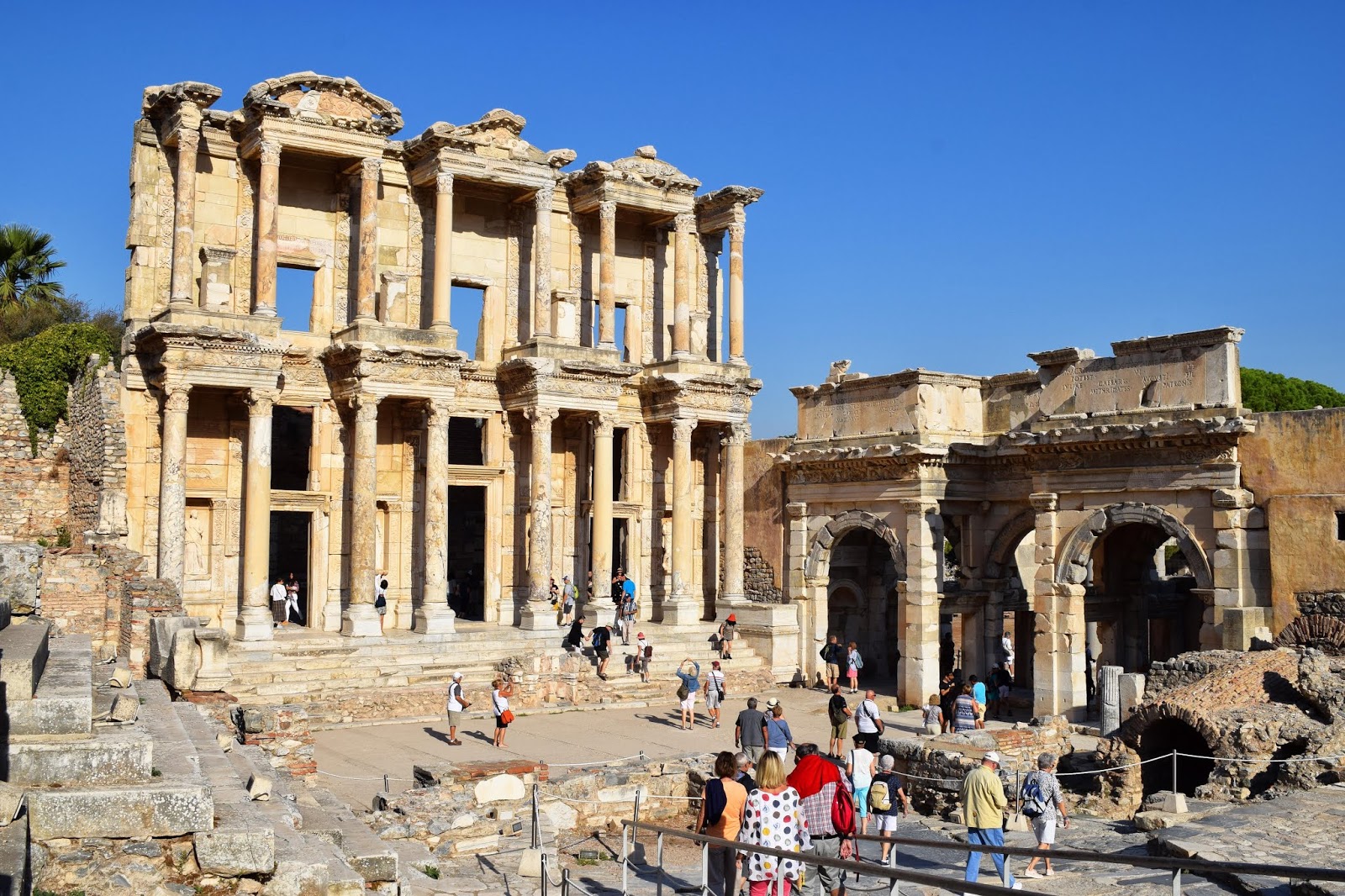 Las ruinas de la Antigua Ciudad de Éfeso - Un Destino Entre Mis Manos