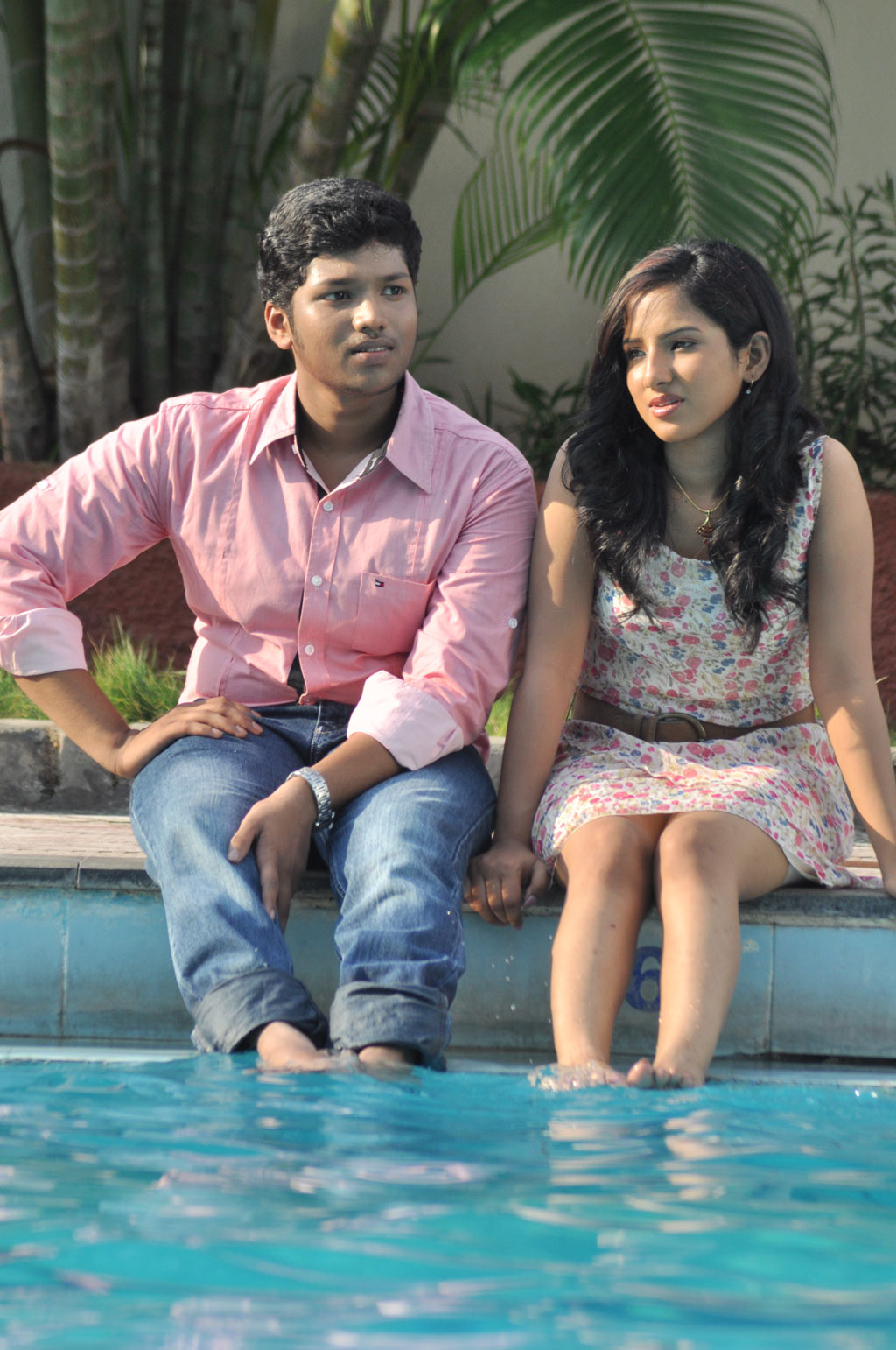 Akilan Movie Stills - Wallwoods