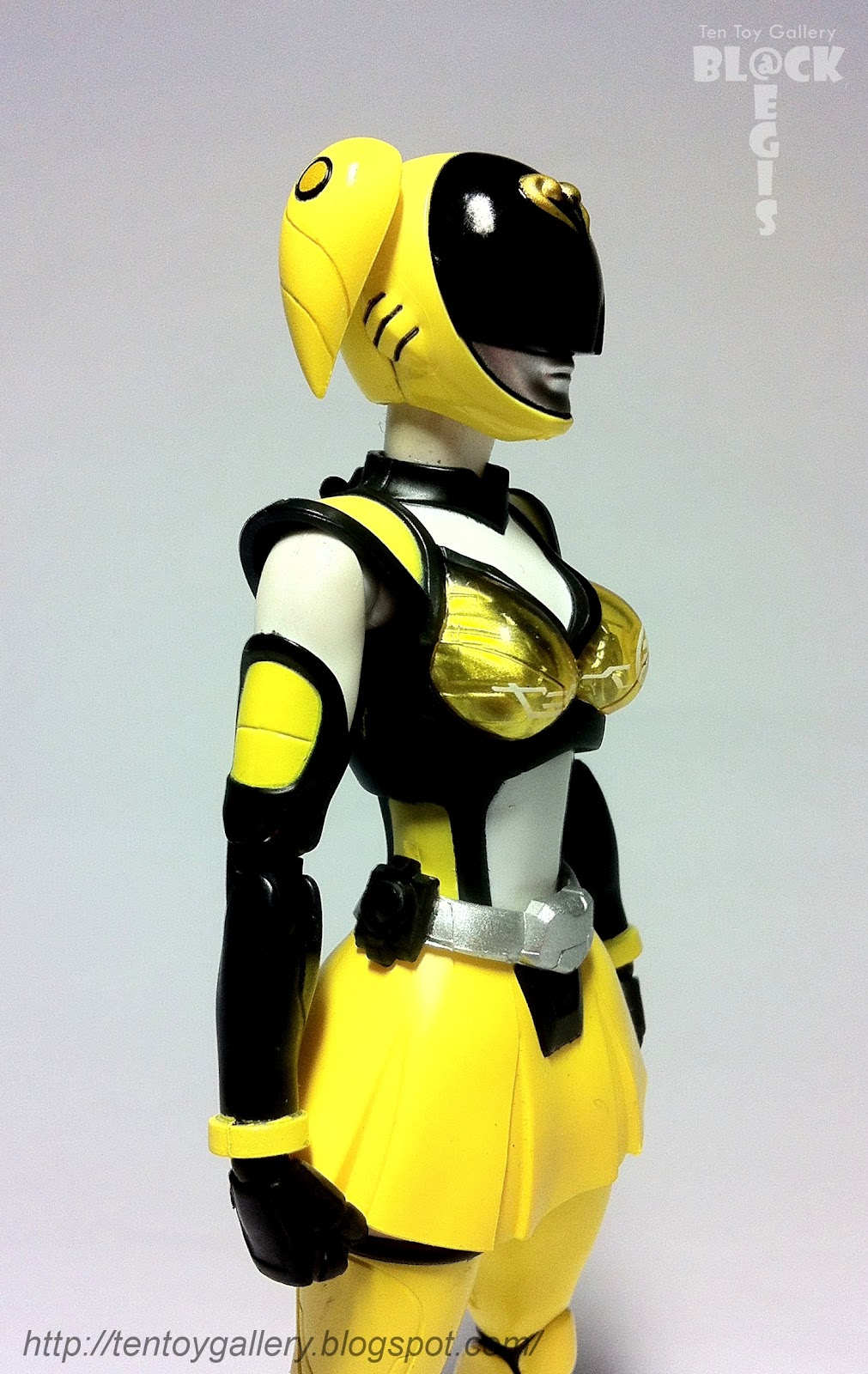 Ten Toy Gallery: Review: S.H.Figuarts Akiba Yellow