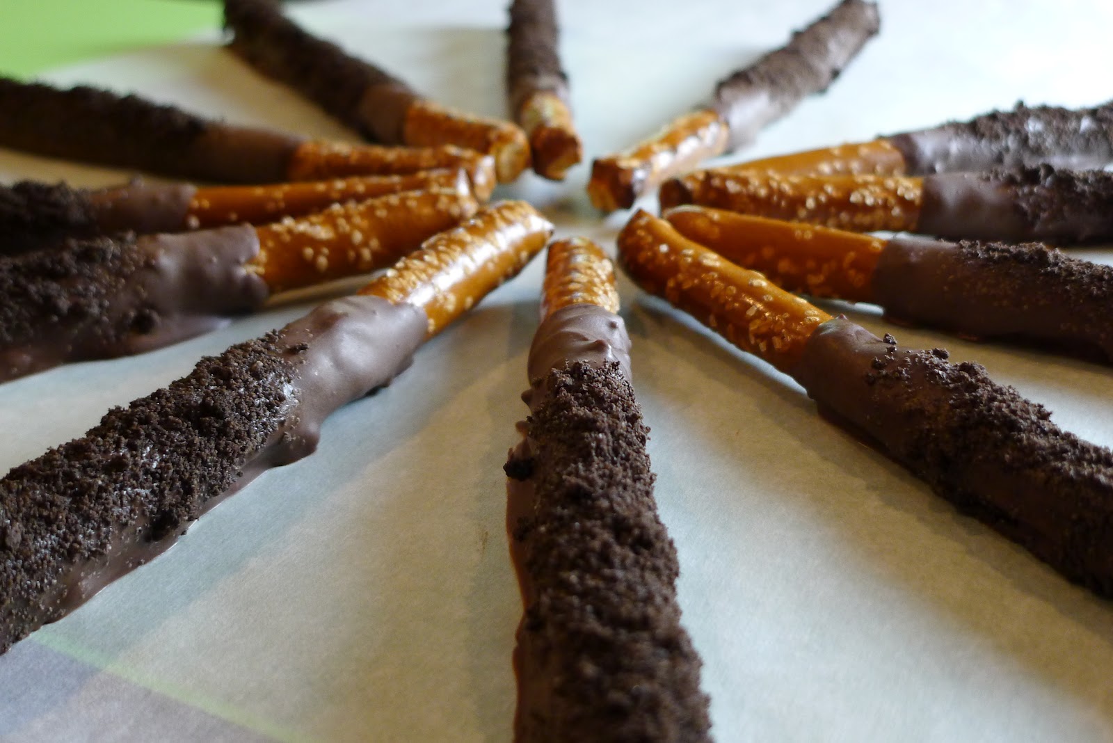 Sugartown Sweets: (Gummy) Worms On A Stick!