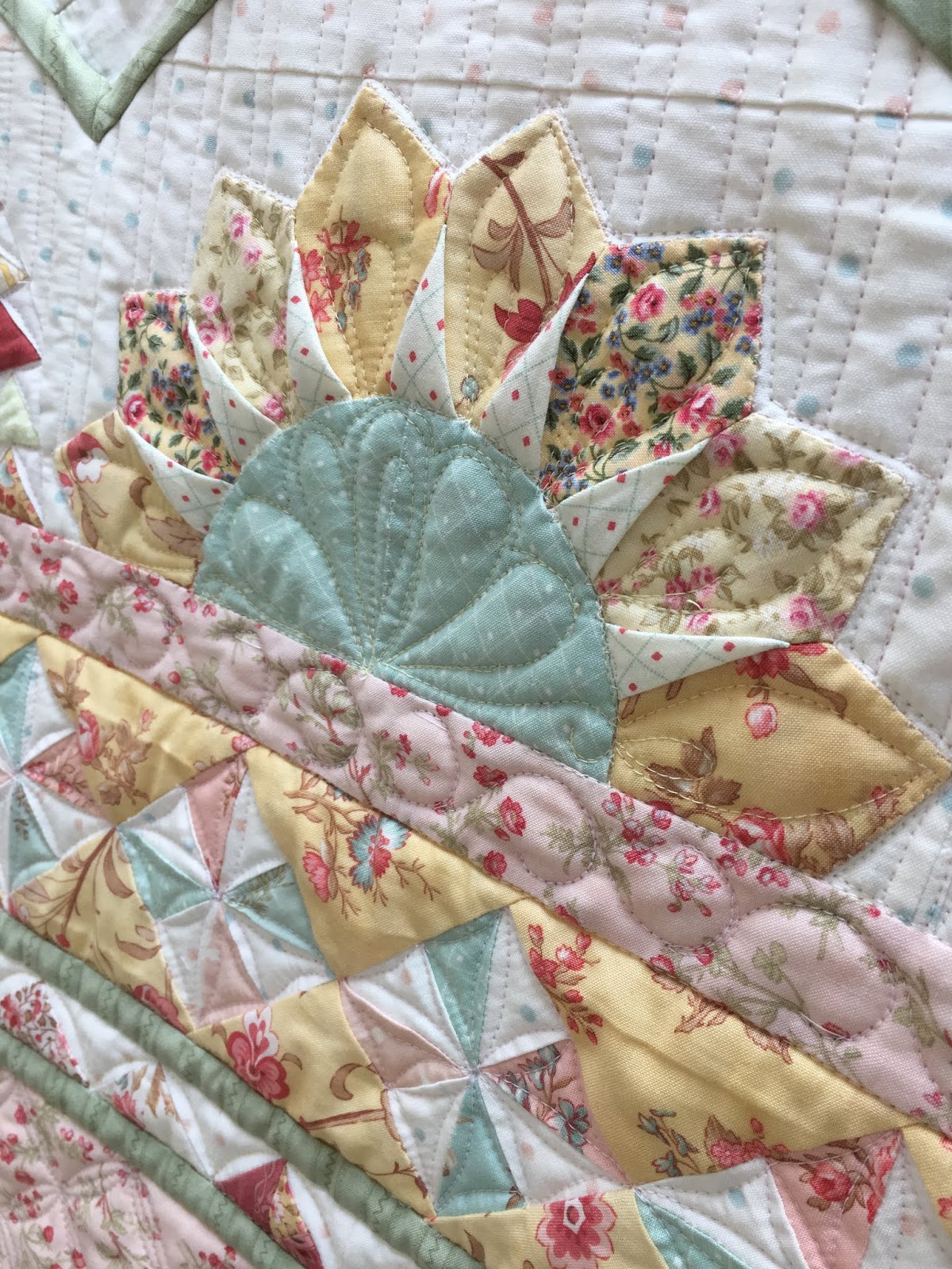 Free to Quilt: Spring Halo